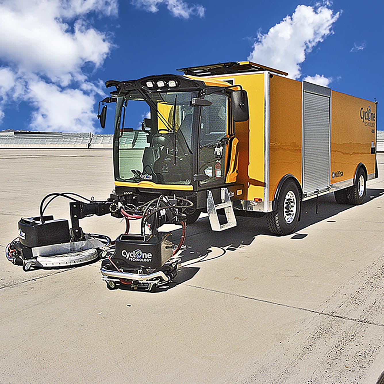 Reinigungsmaschine für Rollfeld - 4006AC - CYCLONE TECHNOLOGY - LKW-montiert / für die ...