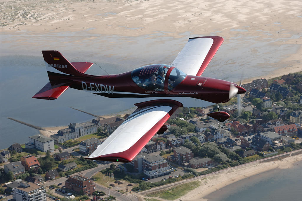 Flugzeug für Schulen - B600 ATTRACTION - Breezer Aircraft GmbH & Co. KG ...