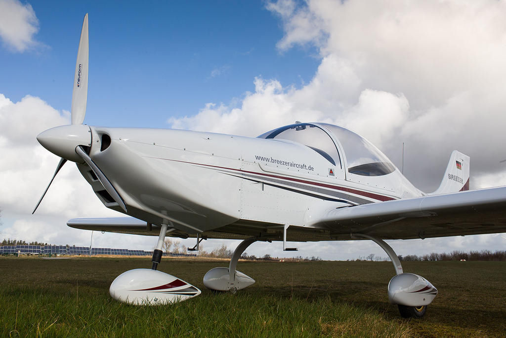 Privatflugzeug / 2 Personen - B400 UL - Breezer Aircraft GmbH & Co. KG ...