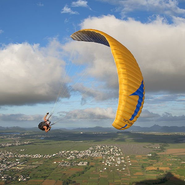 Performance-Gleitschirm - APUS RS sereies - Swing Flugsportgeräte GmbH ...