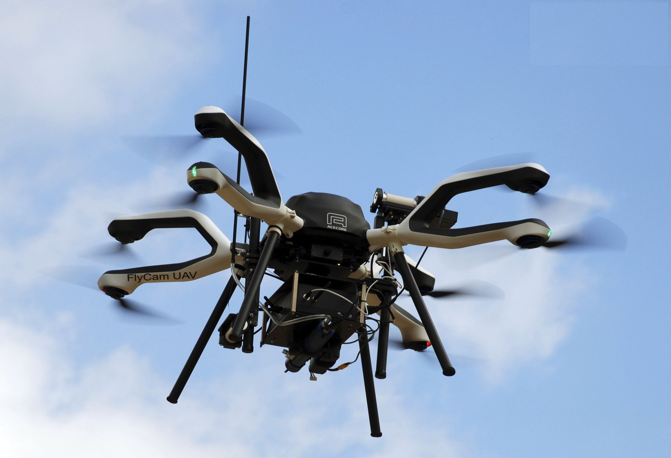 Drohne zur beruflichen Nutzung - NEO - FlyCam UAV - für Luftaufnahmen ...