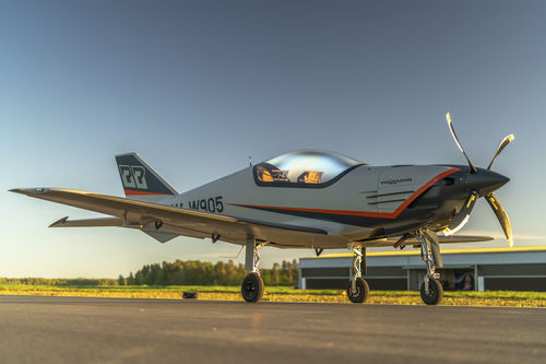 Einmotoriges Sportflugzeug - YL-001 - SIA Pelegrin - 4-Takt-Motor / 1 Person