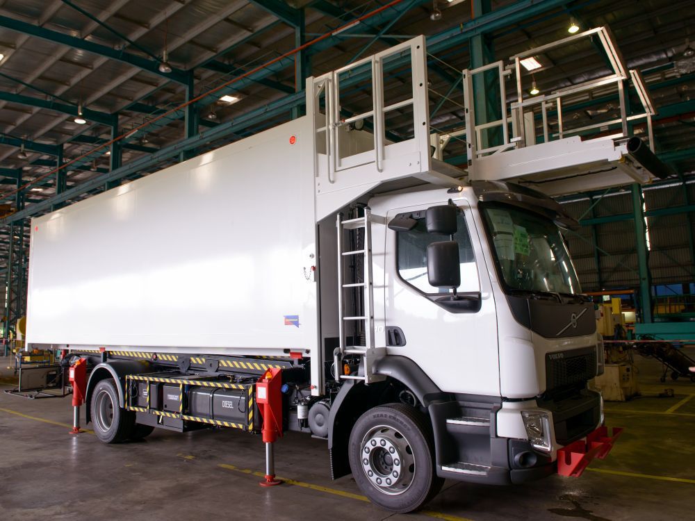 Ambulift autónomo - REGULAR - AEROMOBILES PTE LTD - para aeropuerto