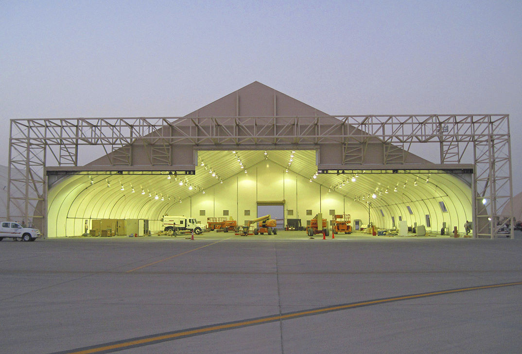 Puerta de hangar telescópica - SPRUNG STRUCTURES LTD.