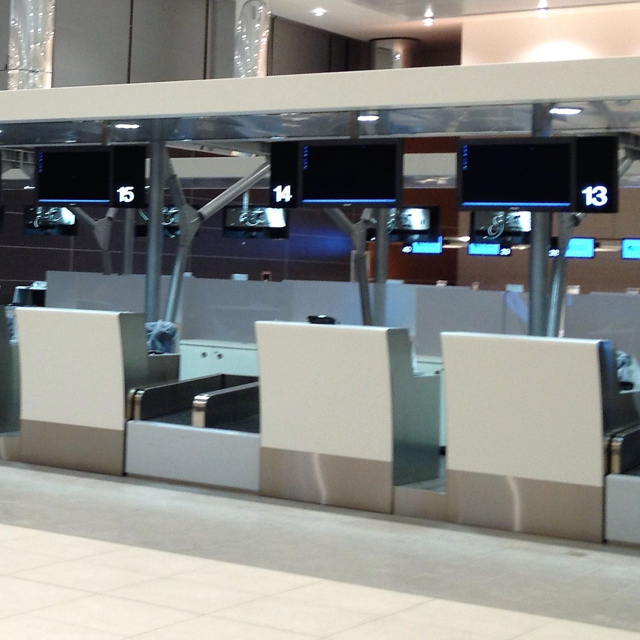 Mostrador de facturación - Banco Check-in Firenze - CUTINI GROUP SRL ...