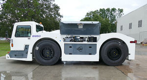 Tractor pushback - B1200 - OSHKOSH AEROTECH - para aeronave / eléctrico ...