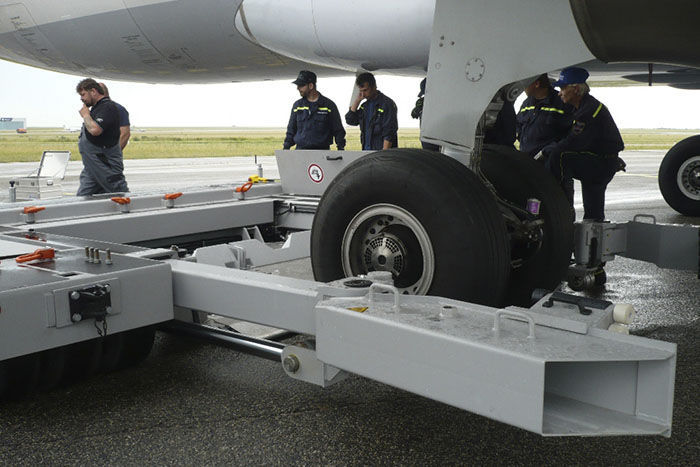 2-axle dolly - RESQTEC - 3-axle / for airport / for airplane