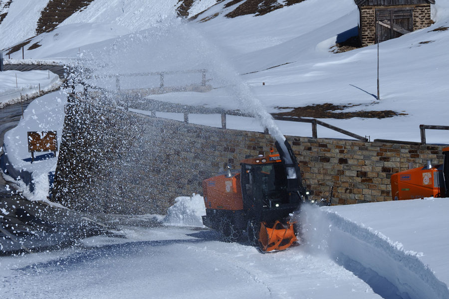 Self-propelled snow blower - Supra 4002 - AEBI SCHMIDT HOLDING AG - for ...