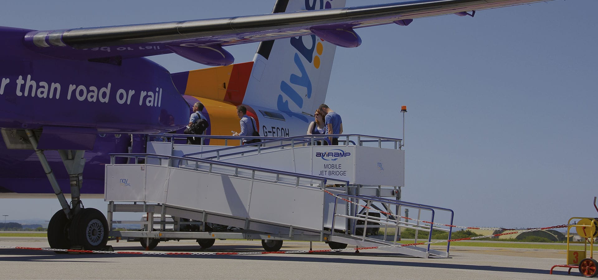 Boarding stairs - DOMESTIC - AVIRAMP - mobile / towed / for aircraft