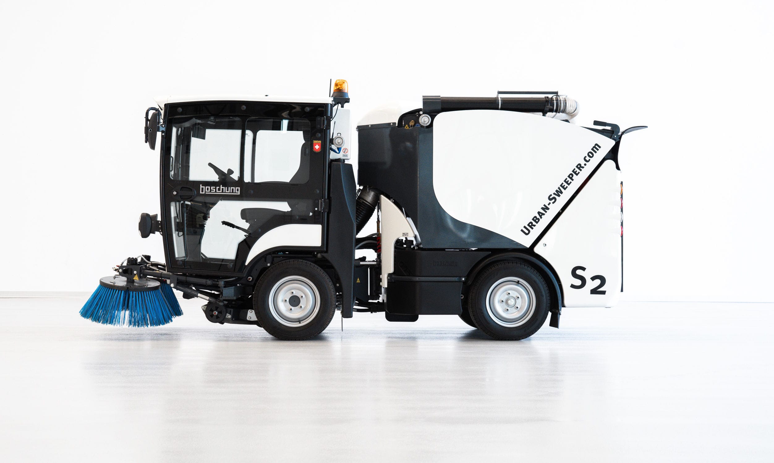 Airport runway sweeper - Urban S2 - BOSCHUNG AIRPORT DIVISION - truck ...