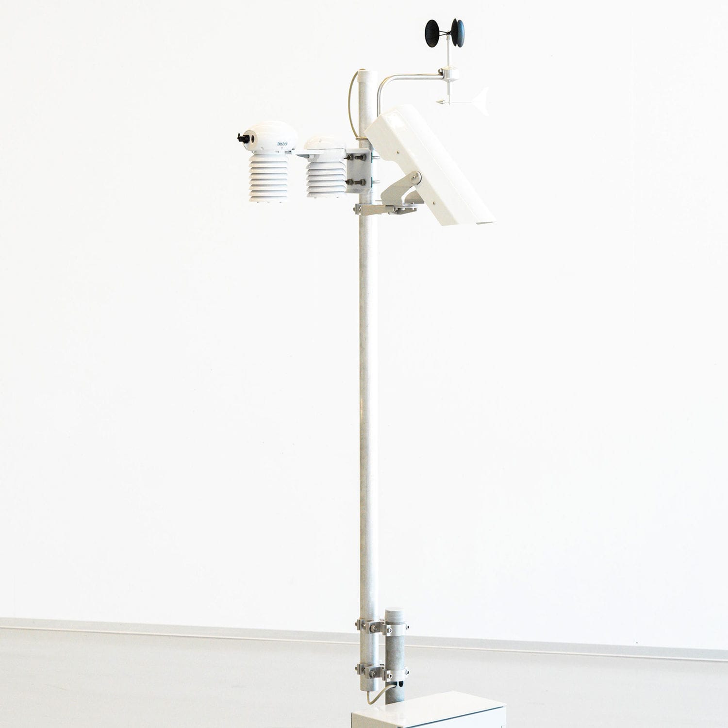 Airport present weather detector - r- - BOSCHUNG AIRPORT DIVISION