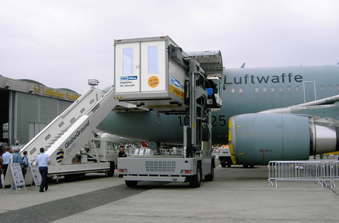 Self-propelled ambulift - PRM - BULMOR AIRGROUND TECHNOLOGIES GMBH ...