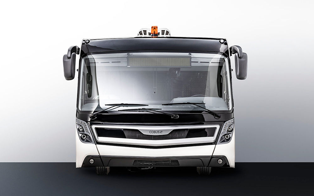 Airport apron bus - COBUS 2700 - COBUS INDUSTRIES GMBH - 96 Pers ...