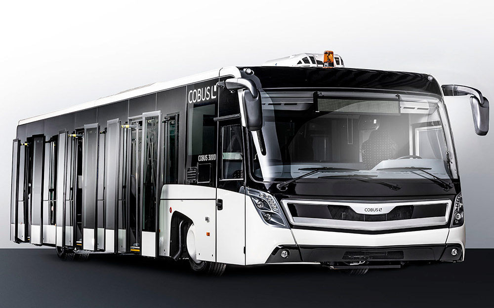 Airport apron bus - 2700 - COBUS INDUSTRIES GMBH - 96 Pers. / electric ...
