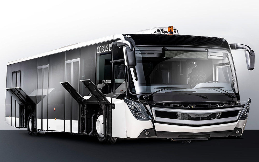 Airport apron bus - COBUS 2700 - COBUS INDUSTRIES GMBH - 96 Pers ...