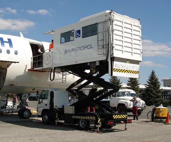 Self-propelled ambulift - MD-5804 - DENGE AIRPORT EQUIPMENT - for airports