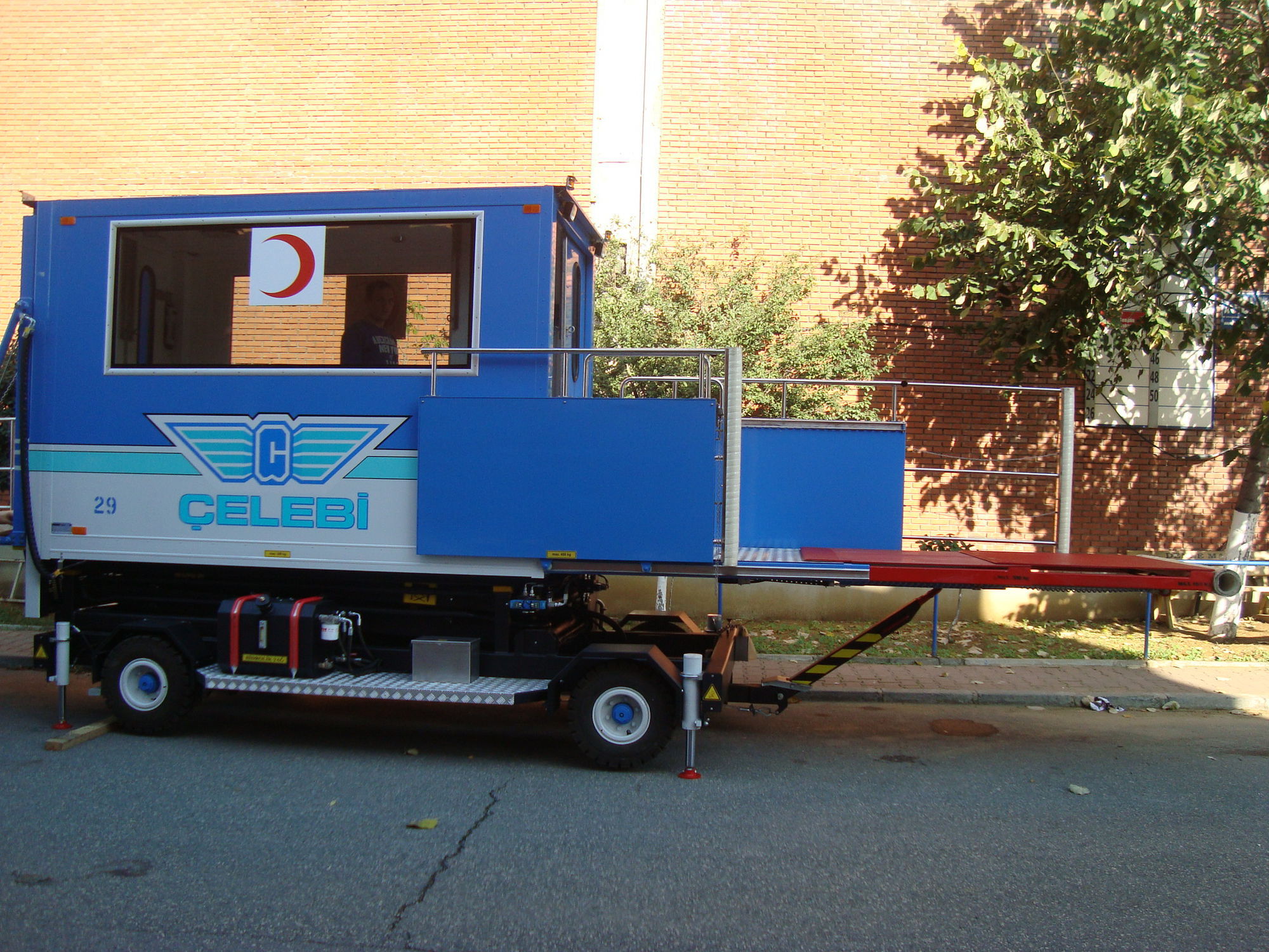 Self-propelled ambulift - TD-5400 - DENGE AIRPORT EQUIPMENT - for airport