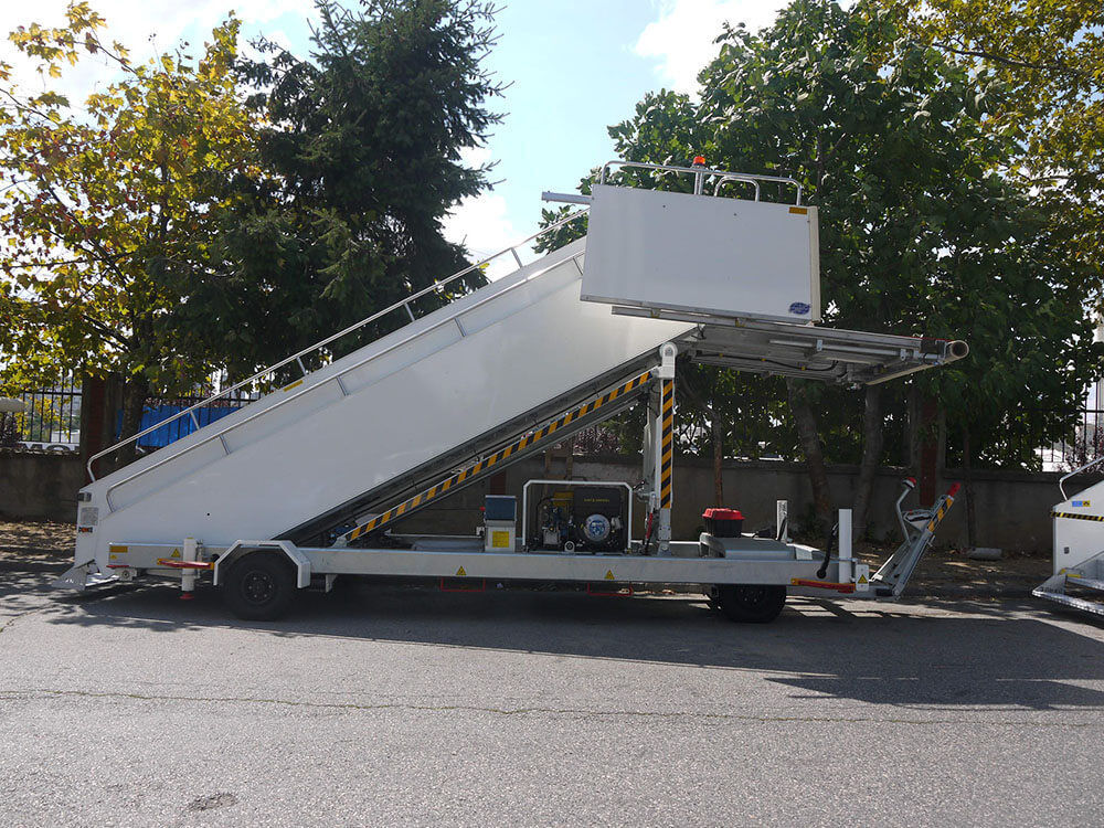 Passenger stairs - TS-5800 - DENGE AIRPORT EQUIPMENT - boarding ...