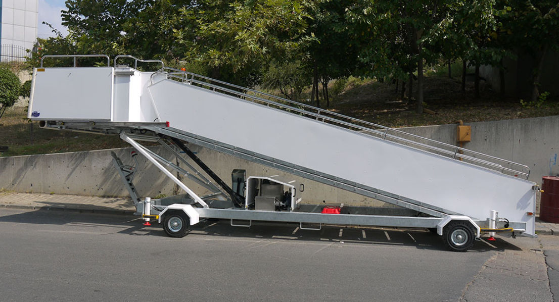 Passenger stairs - PS-4000 - DENGE AIRPORT EQUIPMENT - boarding ...