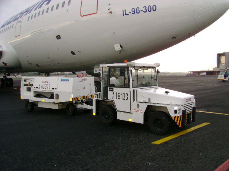 Tow tractor - TA-5 - EINSA - EQUIPOS INDUSTRIALES DE MANUTENCIÓN - with ...