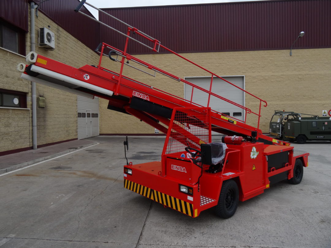 Self-propelled baggage belt loader - CEA-14 - EINSA - EQUIPOS ...