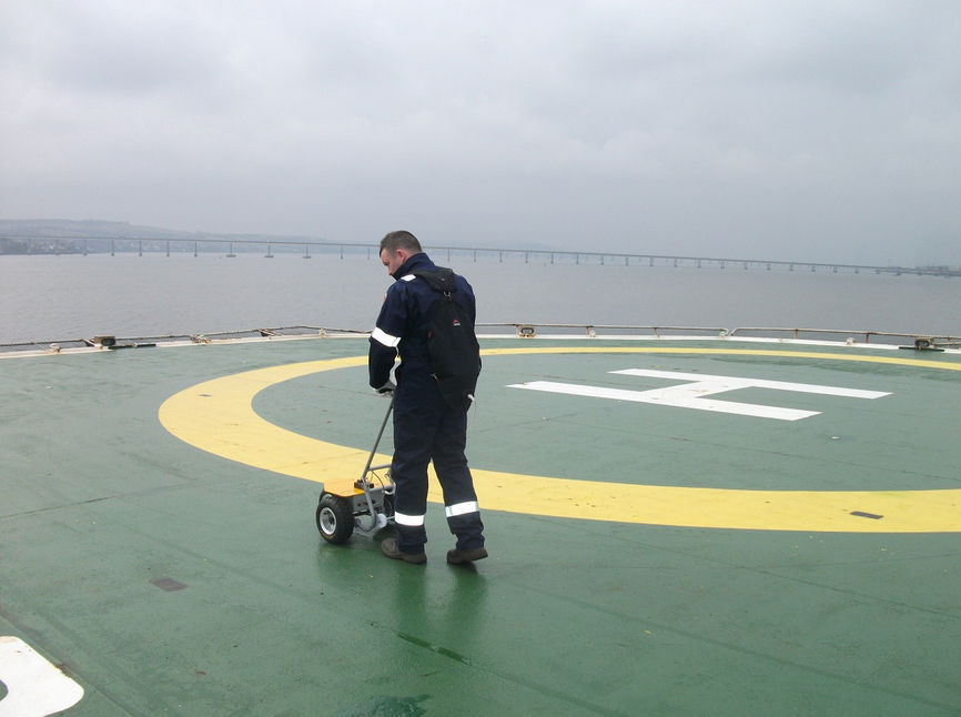 Airport friction tester - Helideck micro GripTester - FINDLAY IRVINE ...