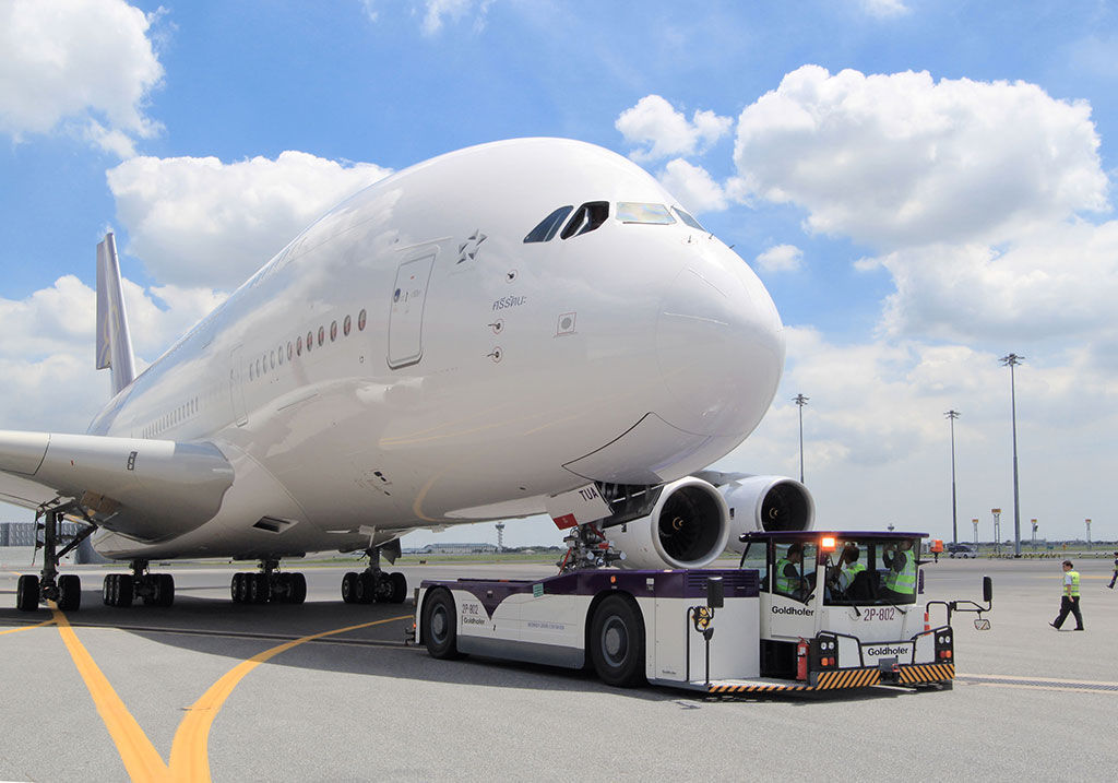 Tow tractor - AST-1X - GOLDHOFER AKTIENGESELLSCHAFT - pushback ...