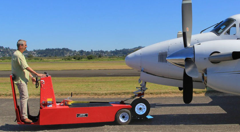Towing tug - 83 - JBT AEROTECH - for aircraft / electric / towbarless