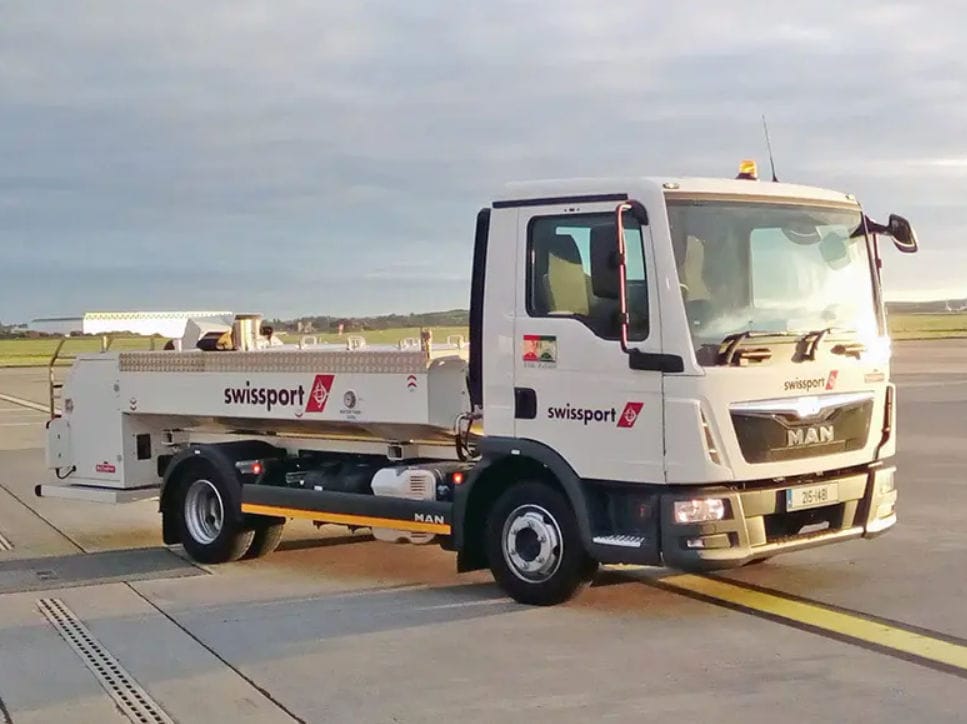 Self-propelled toilet truck - TSU series - MALLAGHAN - for airport