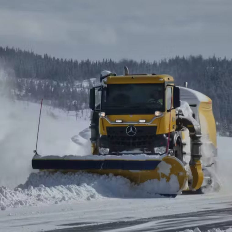Airport runway sweeper - RSC 250 - ØVERAASEN AS - ride-on / compact