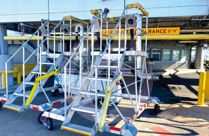 Fueling stepladder - 2018 - PROFLO INDUSTRIES - for airplane / for airport