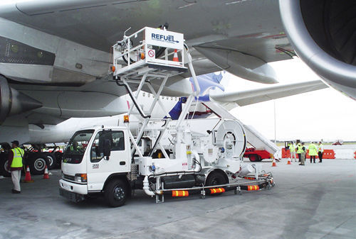 Hydrant dispenser with lift platform / truck-mounted / for airports ...