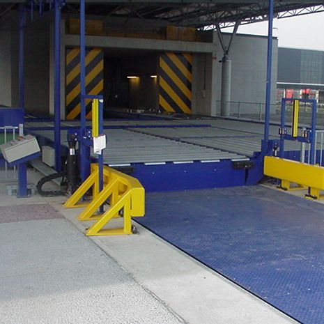 Dolly loading dock - Dolly Dock - SACO AIRPORT EQUIPMENT - for trucks ...