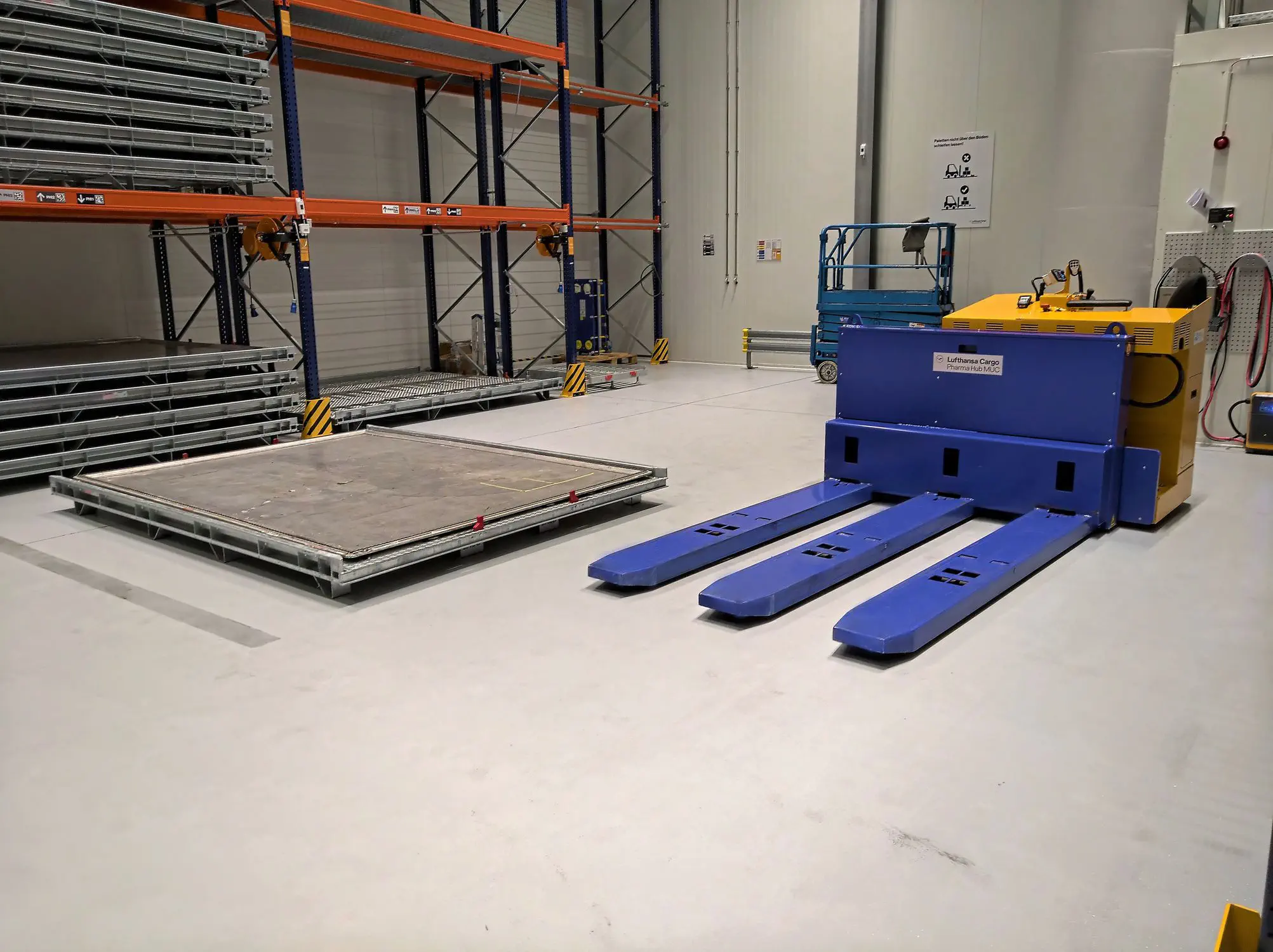 Slave Pallet Cargo Warehouse Lowering Workstation For Air Cargo