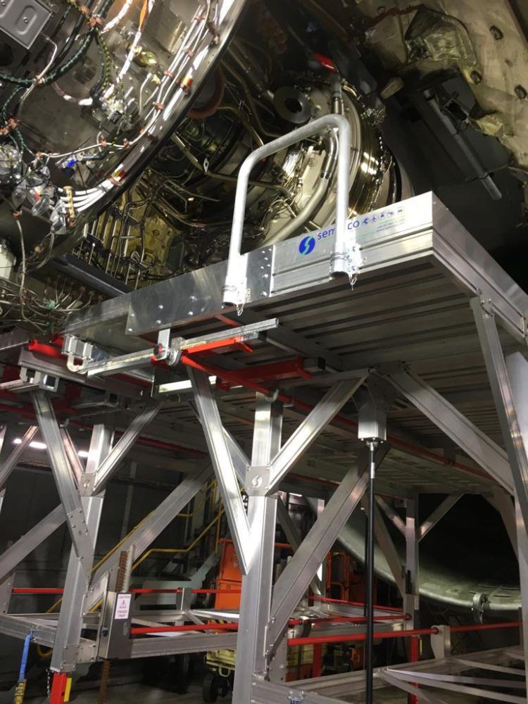 Fuselage access platform - 812.103.02 - SEMMCO LTD - engine / movable