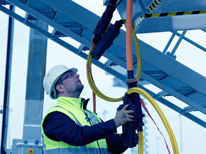 Fixed GPU - TK Elevator Airport Solutions - mounted under PBB / runway ...