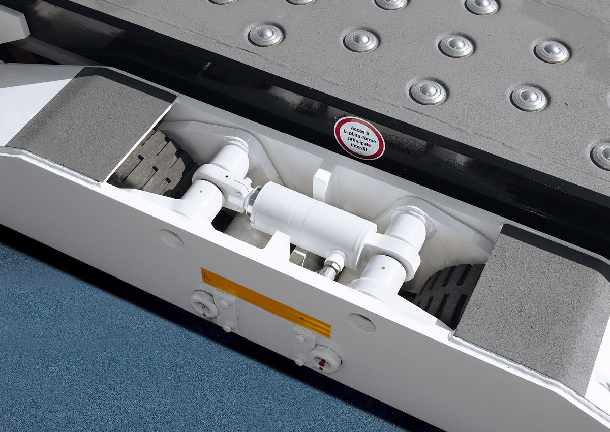 Scissor high loader - CHAMP 140 - TREPEL AIRPORT EQUIPMENT GMBH ...