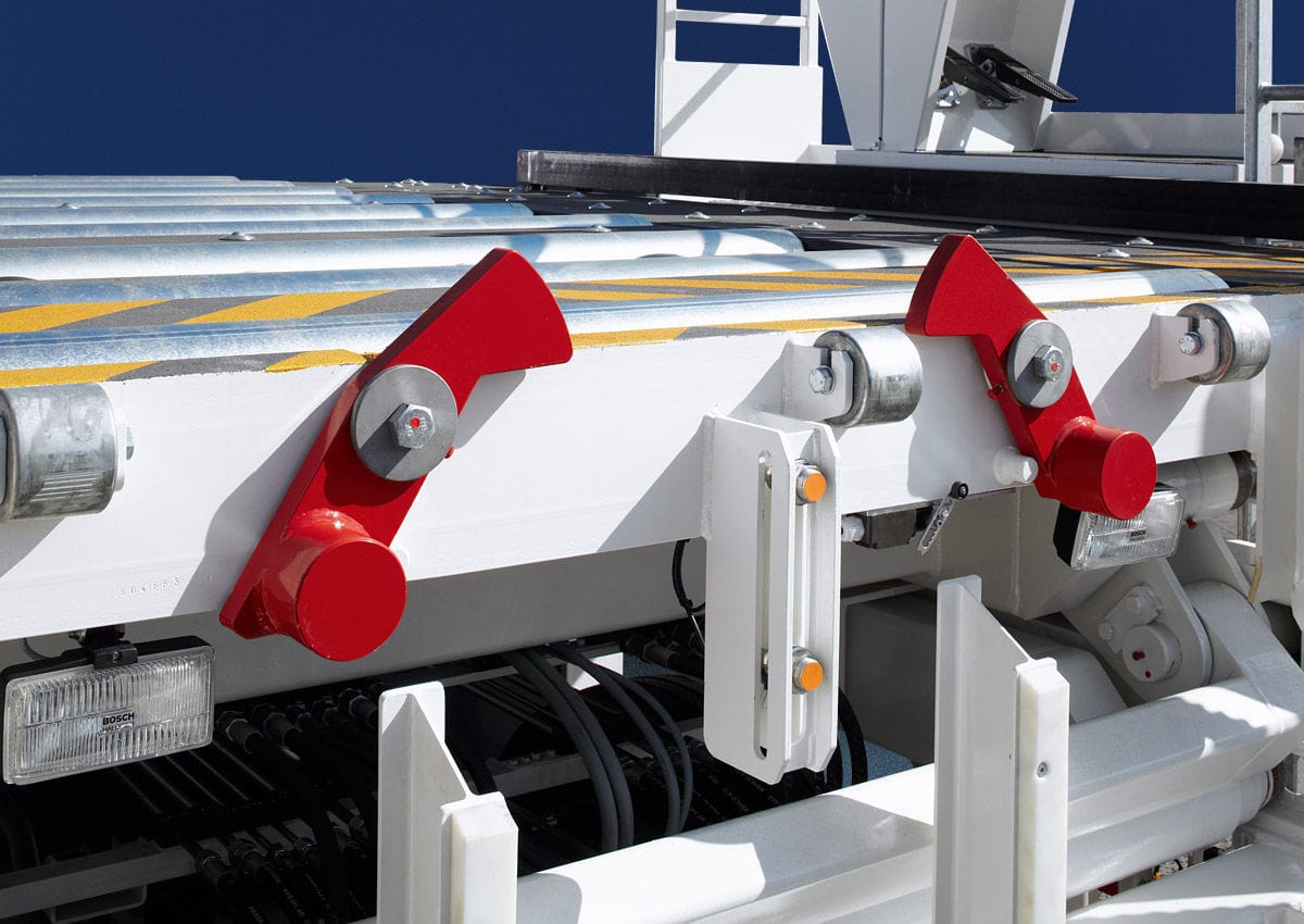 Scissor high loader - CHAMP 70 - TREPEL AIRPORT EQUIPMENT GMBH ...