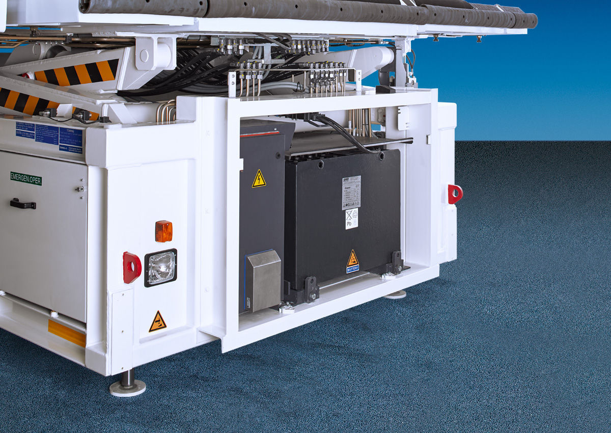 Scissor high loader - CHAMP 70e - TREPEL AIRPORT EQUIPMENT GMBH ...