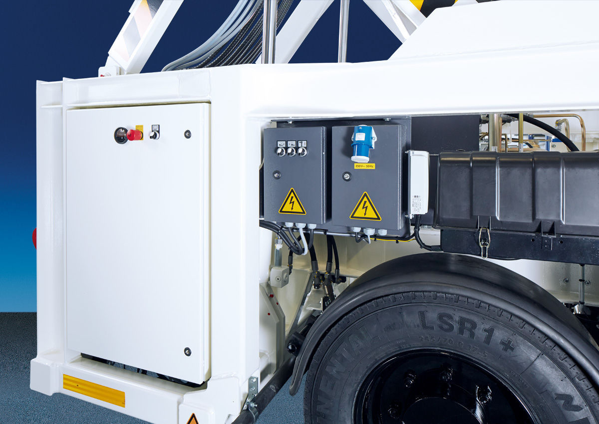 Scissor high loader - CHAMP 35 - TREPEL AIRPORT EQUIPMENT GMBH ...