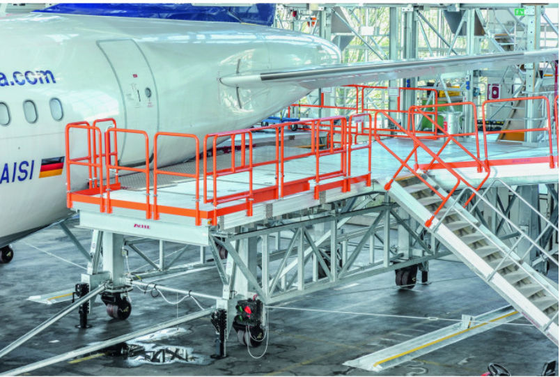 Fuselage access platform - epim24359 - ZARGES GMBH - fixed / adjustable