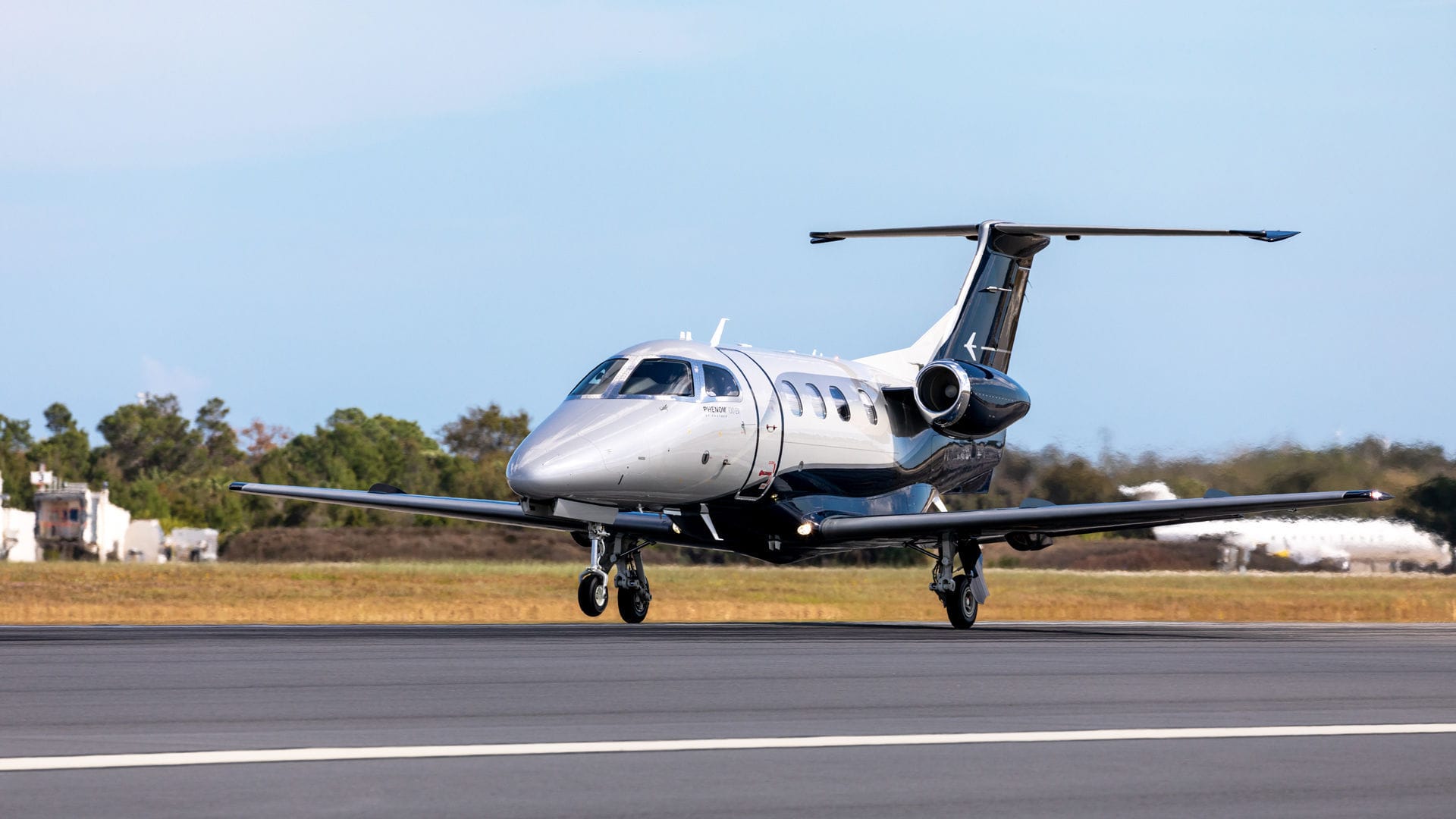 Business jet - Phenom 100EV - EMBRAER - private / twin-engine / 0 - 10 ...