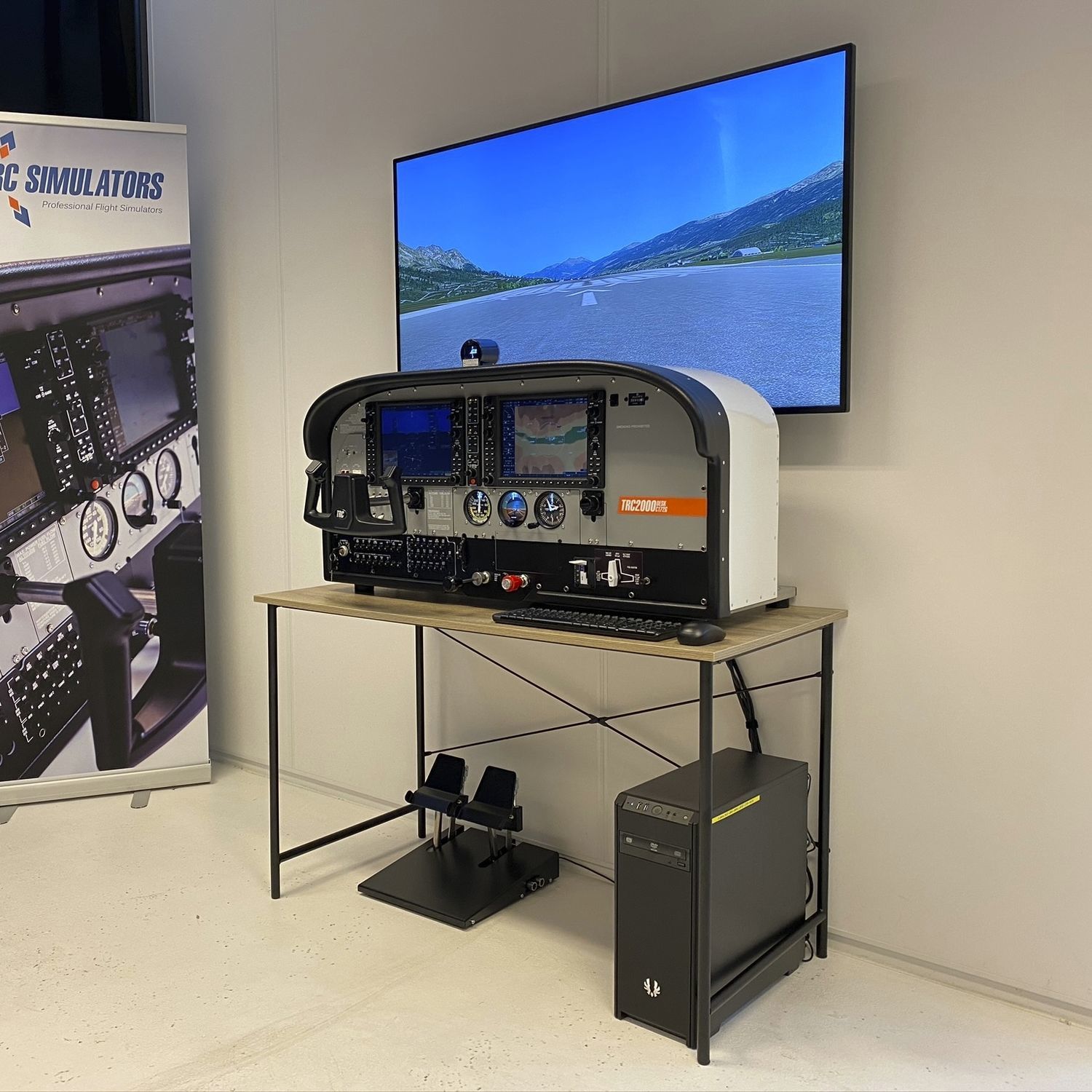 Flight simulator - TRC2000 Desk C172G - TRC Simulators b.v. - training ...