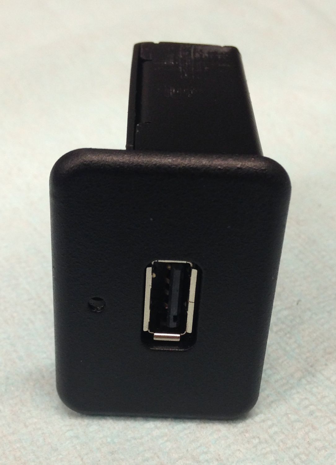 Inflight charging station - Northern Avionics s.r.l - built-in / USB ...