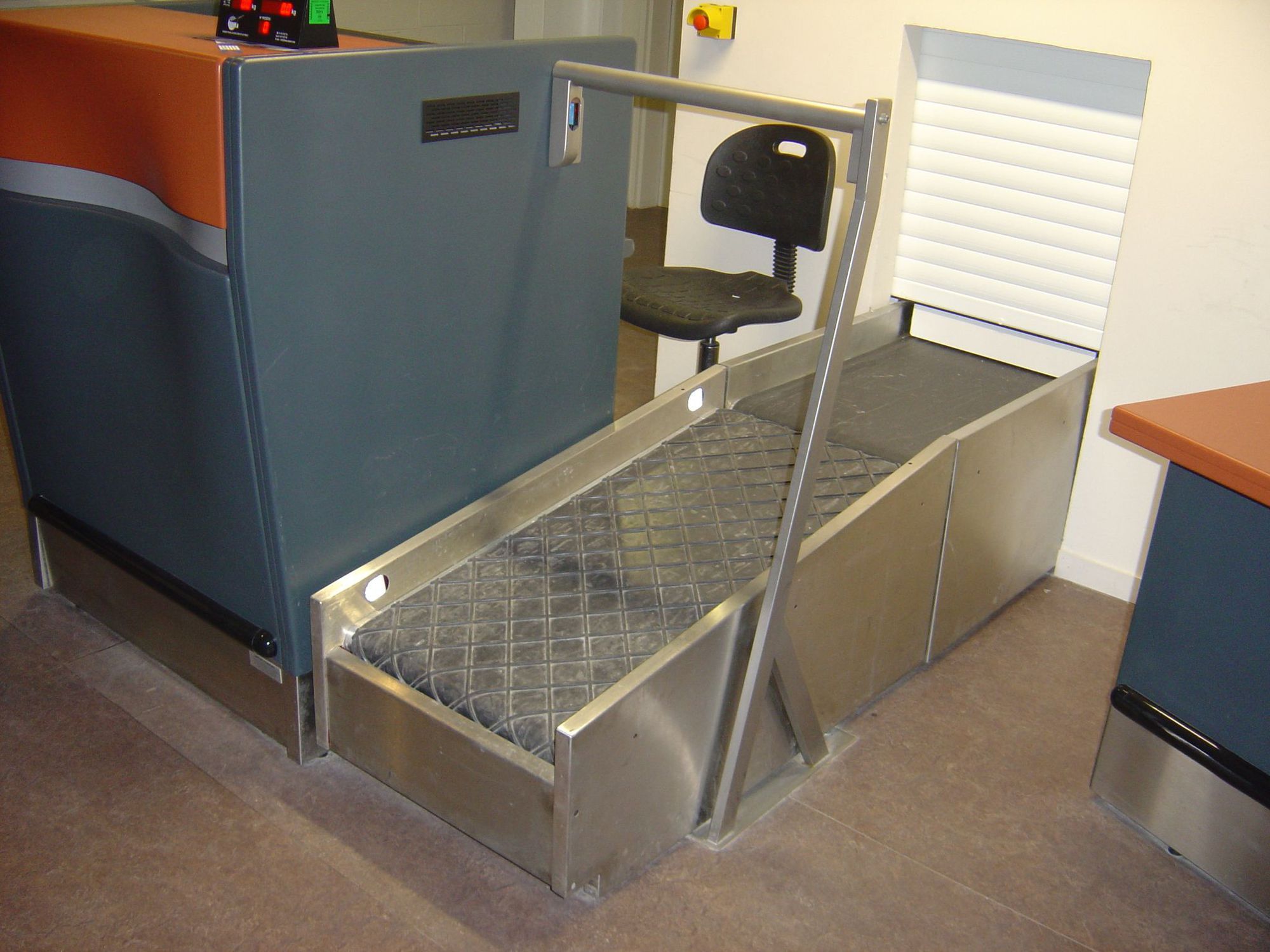 Check-in conveyor - STANDARD BAGGAGE CHECK-IN CONVEYOR - Matrex - belt ...