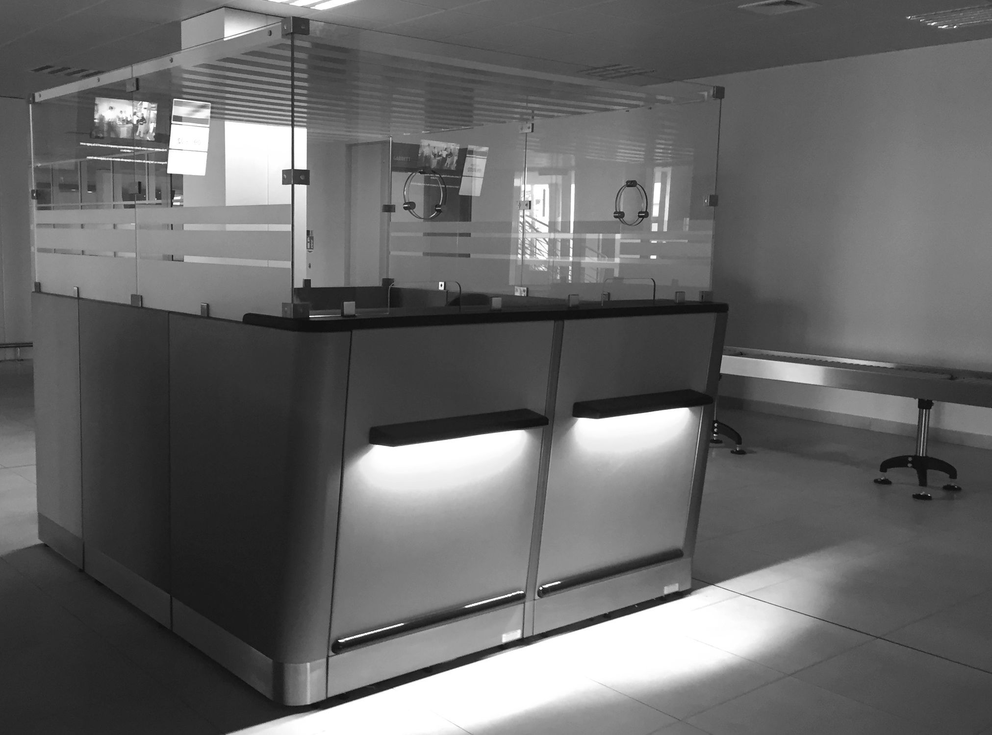 Security screening counter - Matrex - for airport
