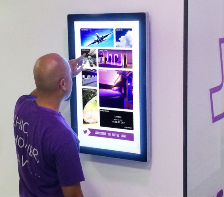Information sign - INURFACE MEDIA - digital / for airport terminal / LED