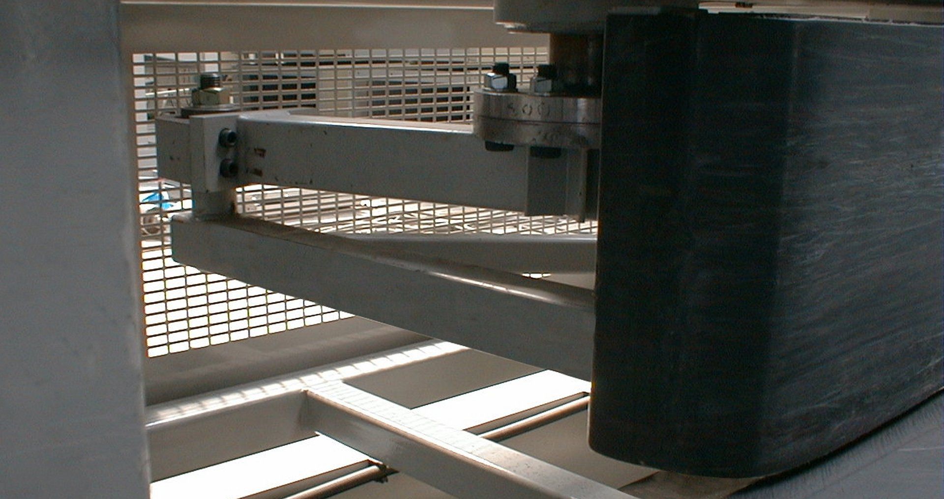 Horizontal conveyor diverter - Robson Handling Technology Ltd - baggage ...