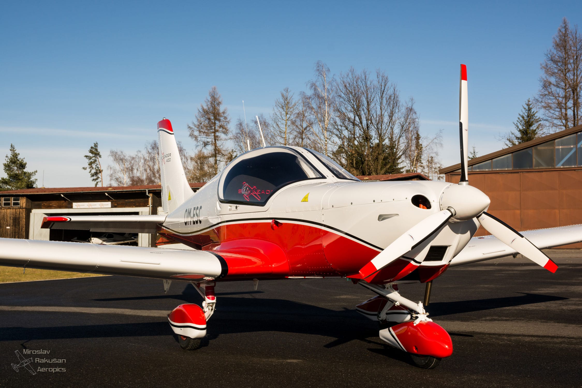 Instructional aircraft - SKYLEADER 400 - ZALL Jihlavan airplanes, s.r.o ...