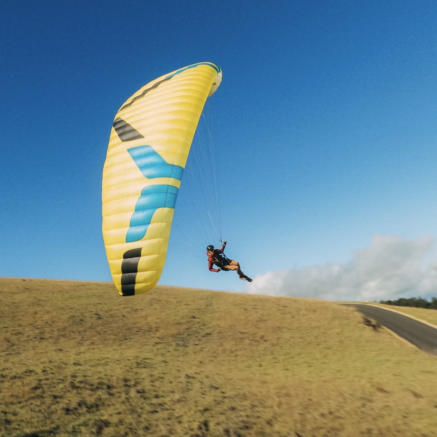 Beginner speed flying wing - LiteSpeed 3 - Ozone DA - mountain ...